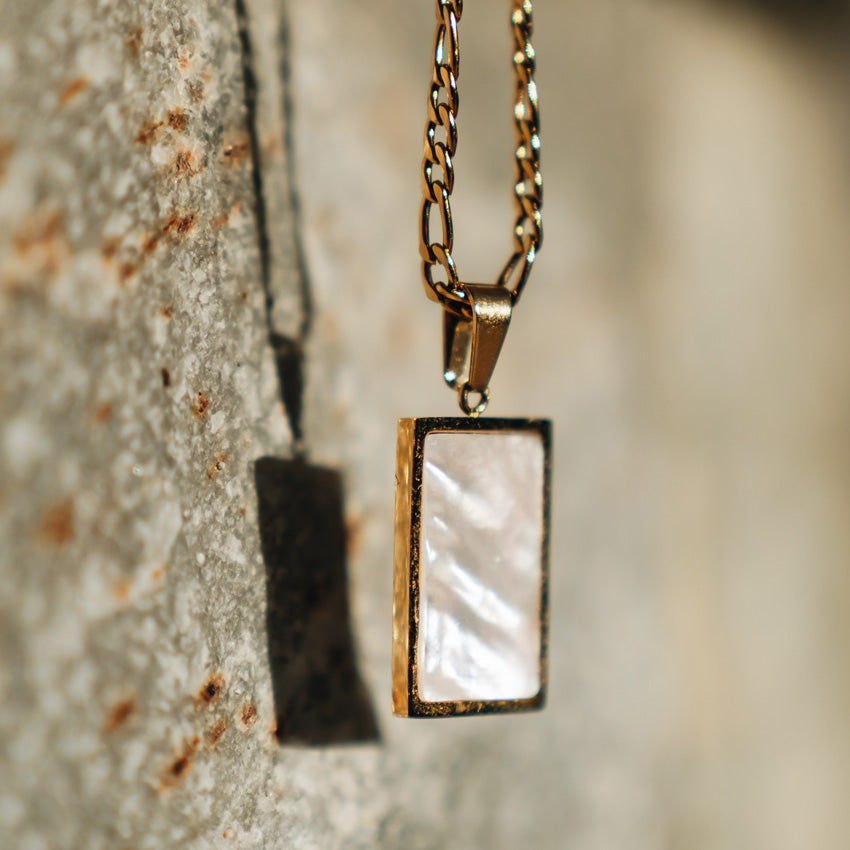 Gold & Pearl Rectangle Pendant Necklace – RoseGold & Black Pty Ltd
